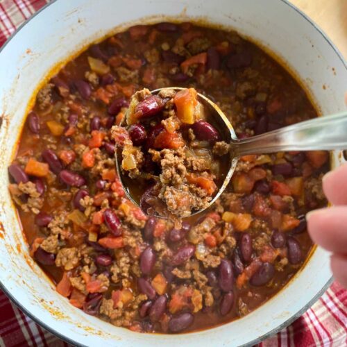 Easy Southern Chili Recipe with Beef and Beans - The Dinner-Mom