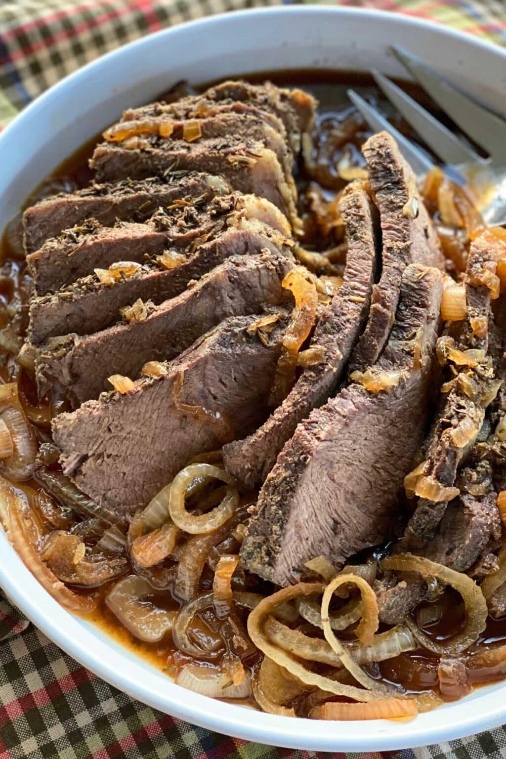 Easy Bottom Round Roast Recipe (Crock-Pot) - The Dinner-Mom