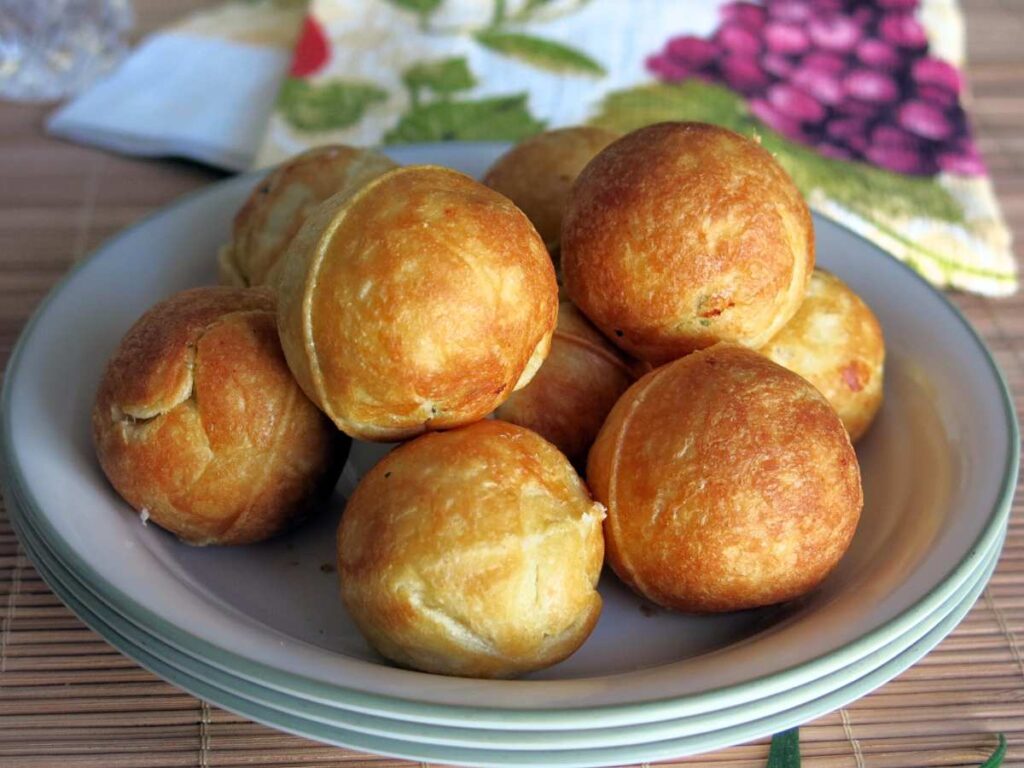 Three Cheese Pizza Cake Pops - The Dinner-Mom